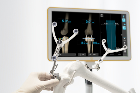 Brainlab Demonstrates Single-Use Blood-Repellent Markers for Software ...