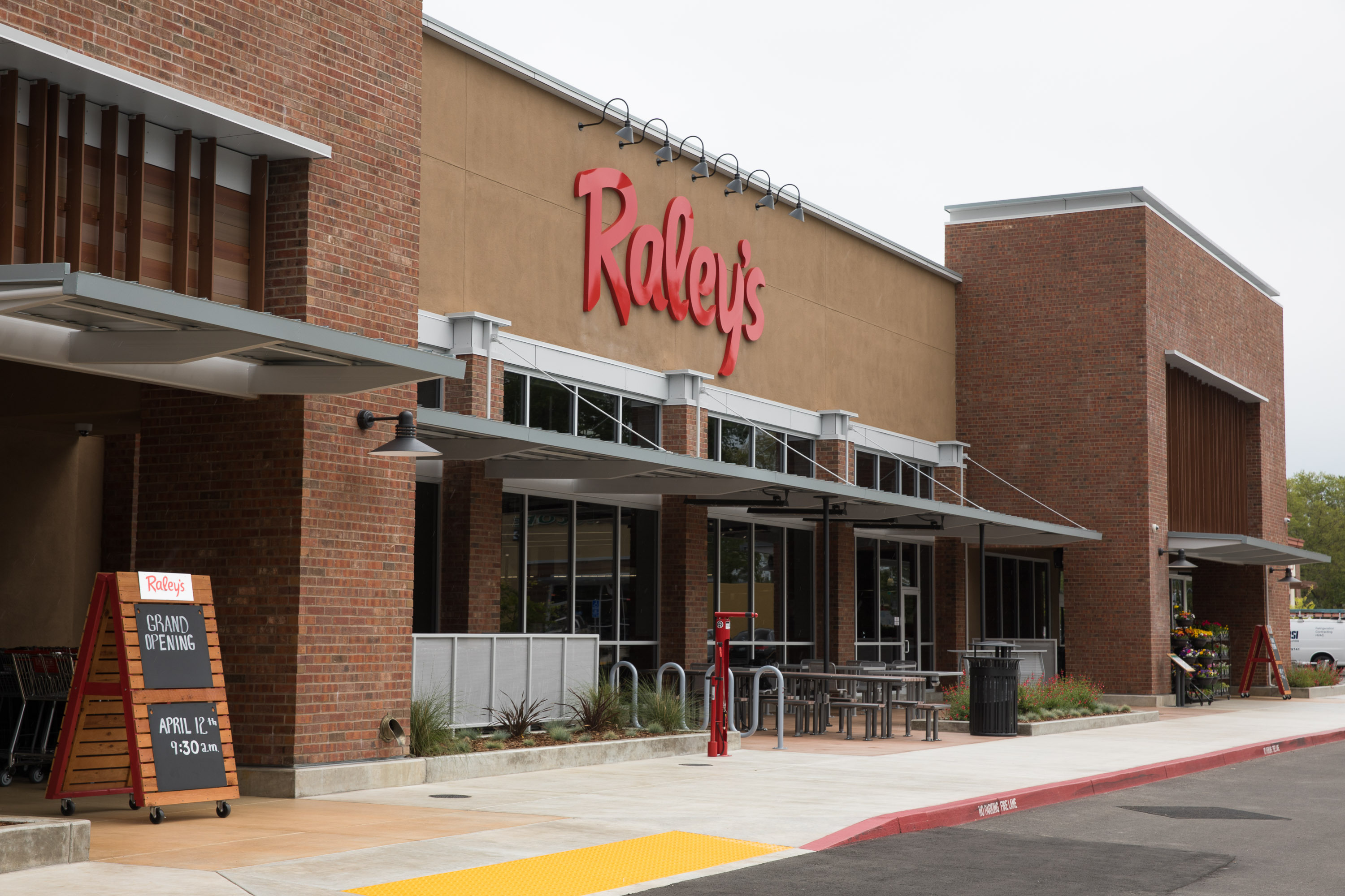 Raley’s Opens New Store in Prominent Sacramento Neighborhood | Business ...