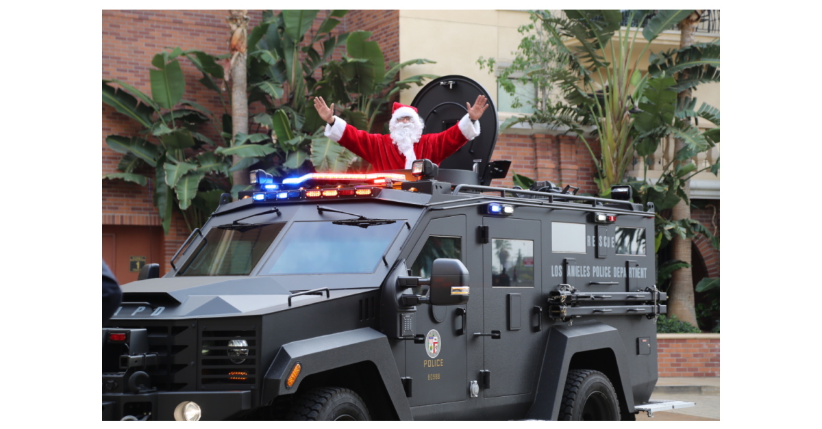 Los Angeles Underserved Children Receive Visit From Santa at the ...