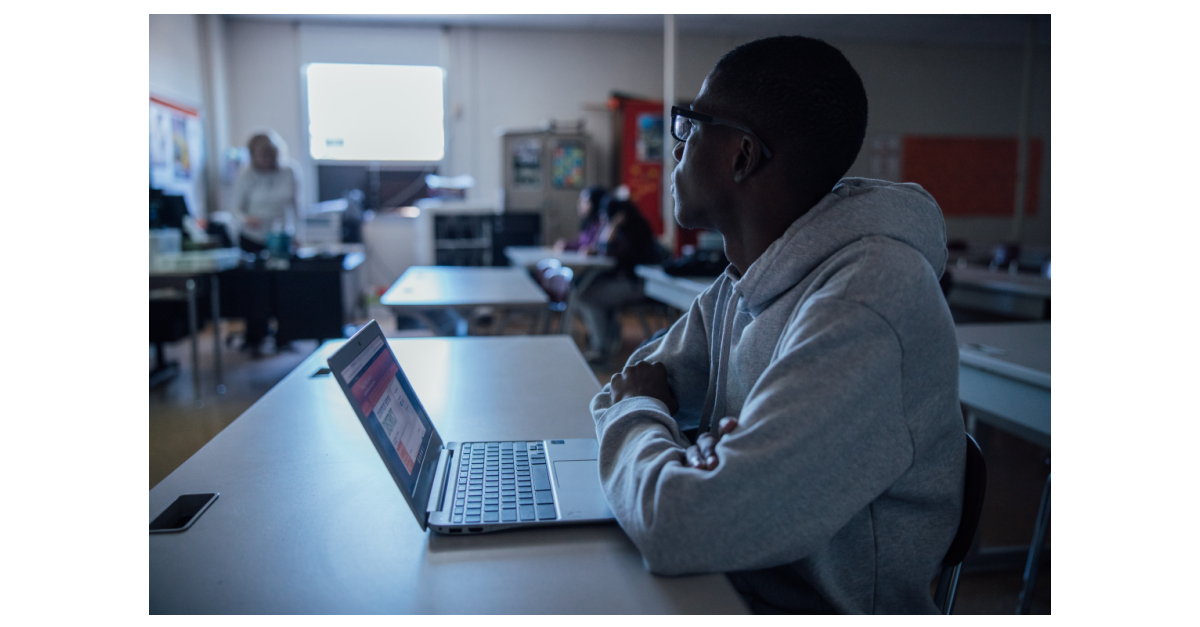 Amazon Awards $40,000 Scholarships and Guaranteed Internship Offers to ...