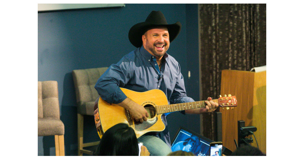Garth Brooks Made His Mobile Game Debut with Zynga’s Words With Friends ...