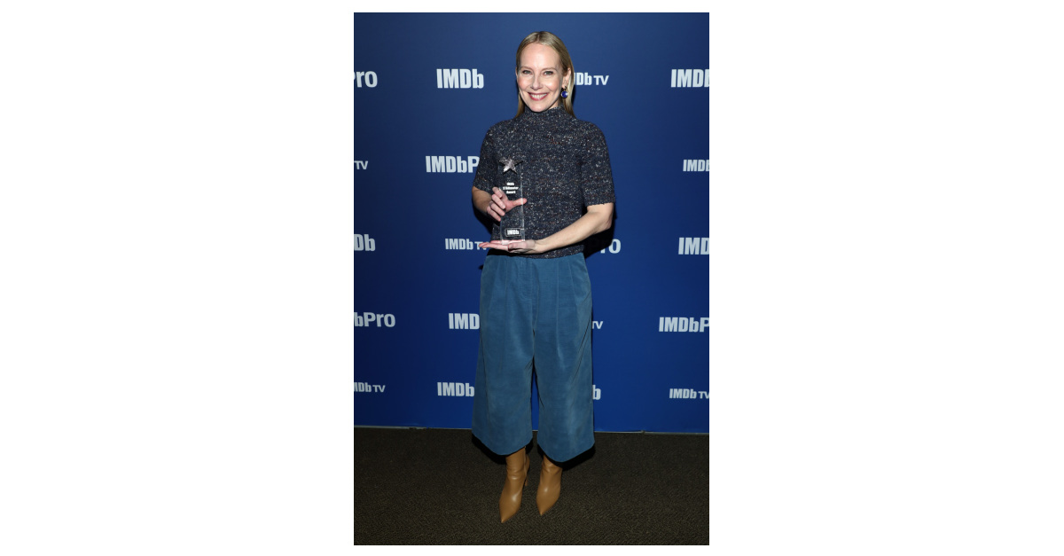 Amy Ryan Receives the IMDb STARmeter Award at the IMDb 30th Anniversary ...