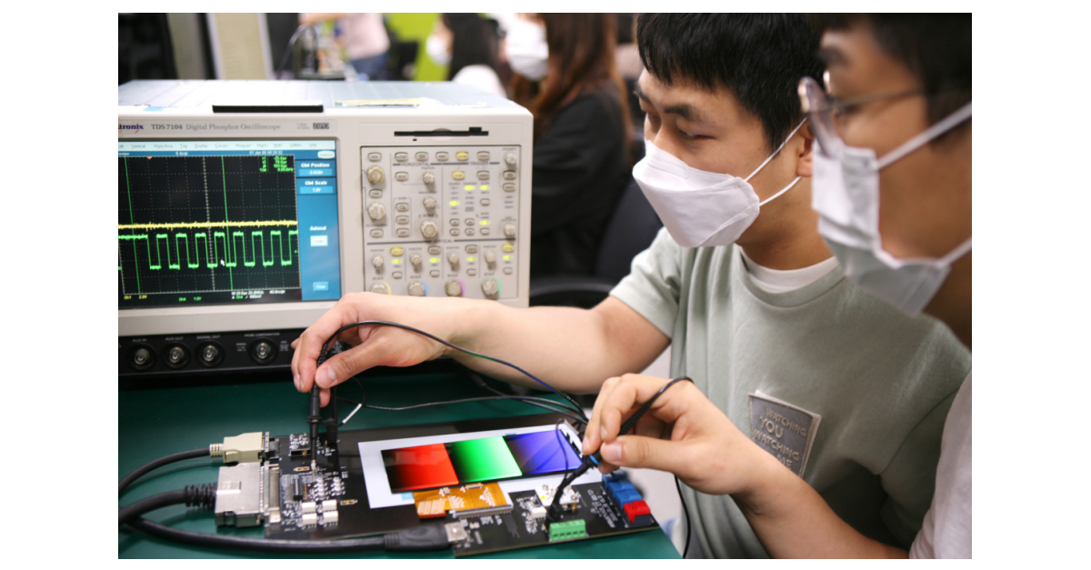 Samsung Display Commercializes New, Variable Refresh Rate Technology ...