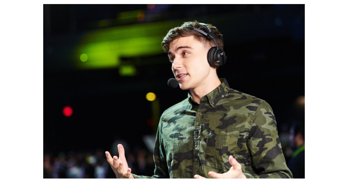 Weltweiter Esports Champion und Botschafter Jake Lyon richtet am 17 ...