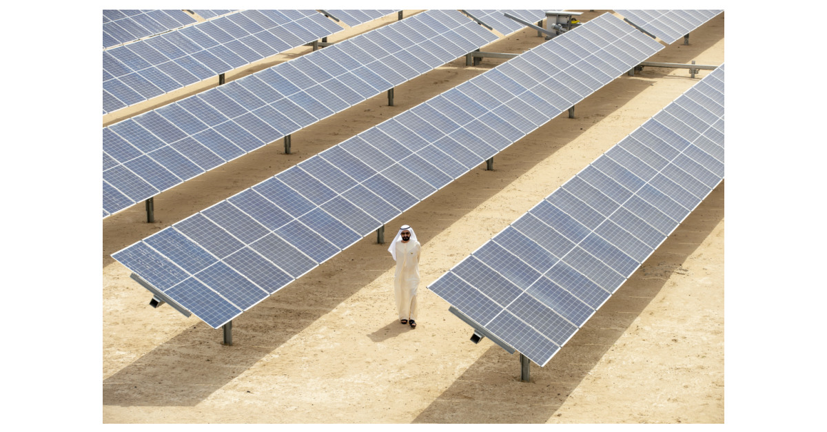 Samenvatting: DEWA Innovation Center en 800 MW 3e fase van het Mohammed bin Rashid Al Maktoum ...