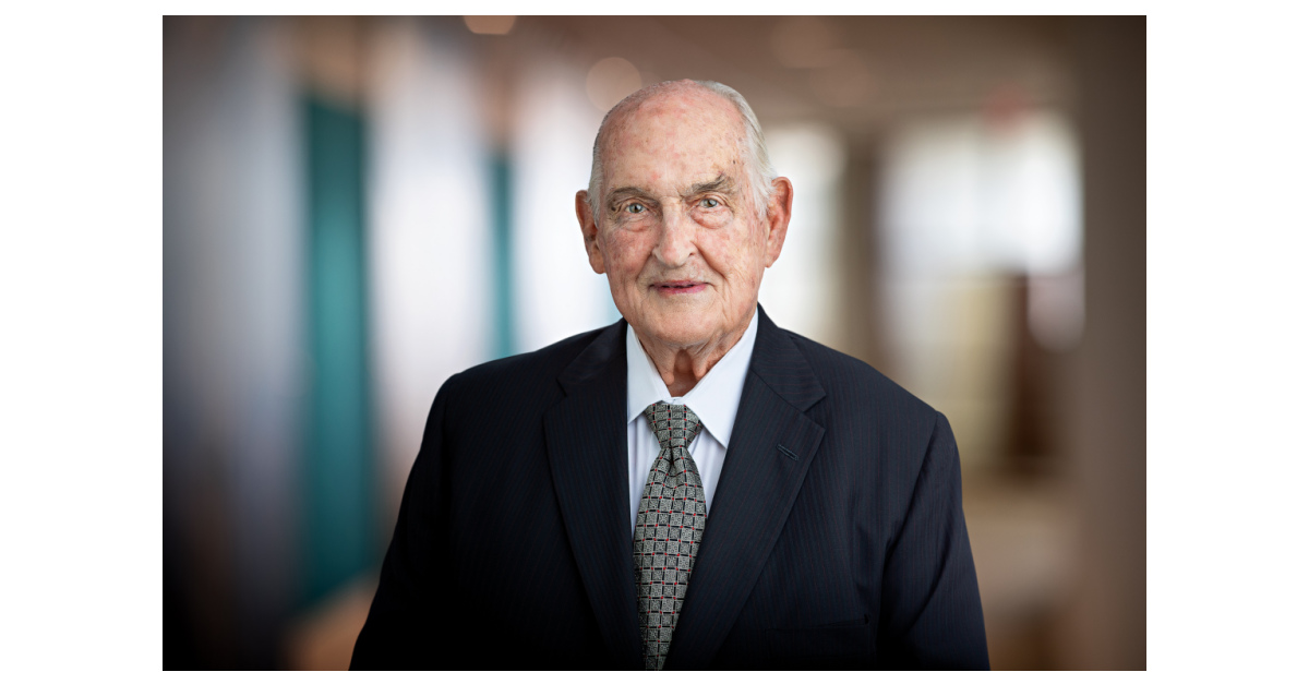 Valmont Mourns the Passing of Longtime Board Member Walter Scott, Jr ...