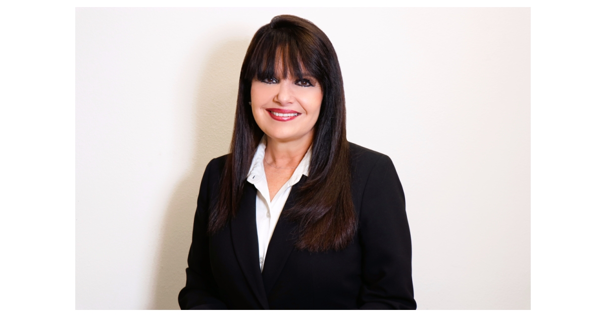 Entravision asciende a Deborah Flores a Vicepresidenta Sénior de ...