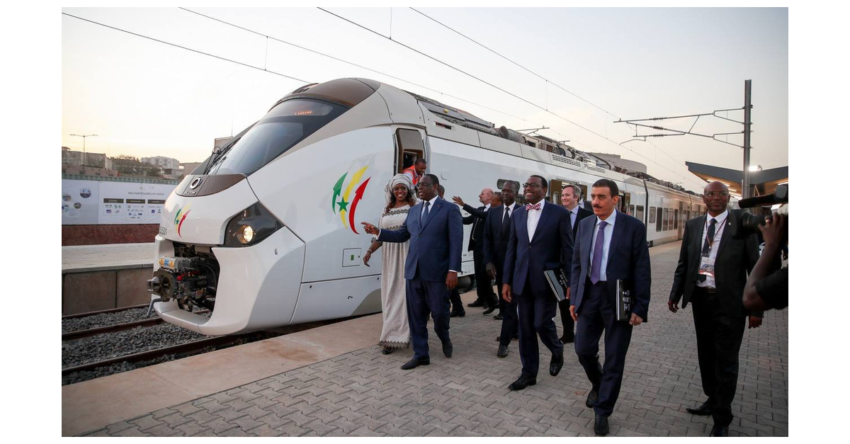 Le Sénégal inaugure la mise en circulation de son Train Express ...