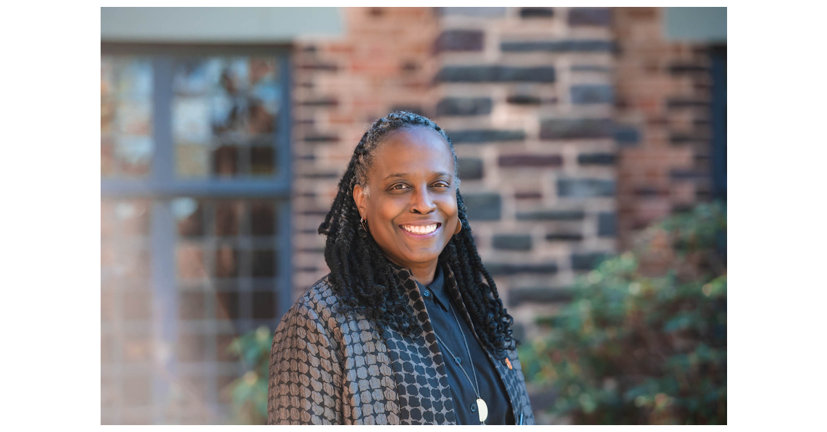 Dr. Robin Holmes-Sullivan Named the 26th President of Lewis & Clark ...