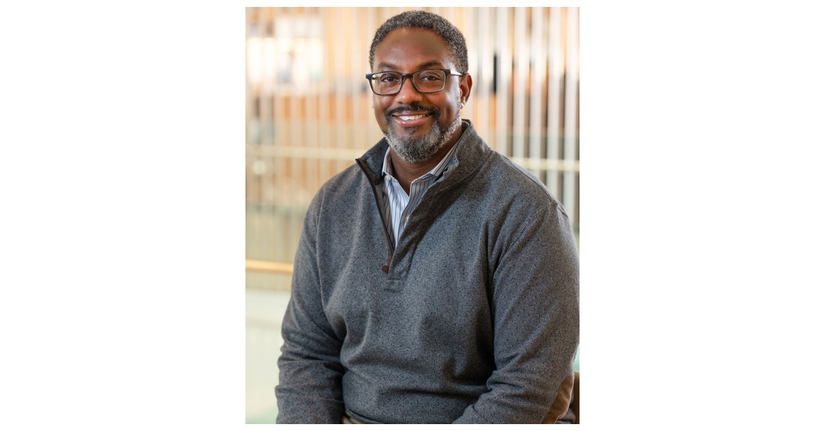 Pitney Bowes Christopher Johnson Named to Savoy Magazine’s 2022 Most ...