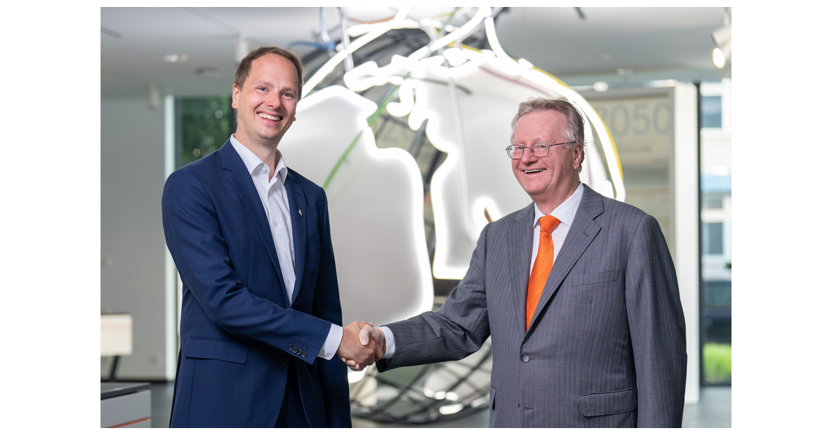 Generation Transition at LAPP; Matthias Lapp becomes Chairman of the ...