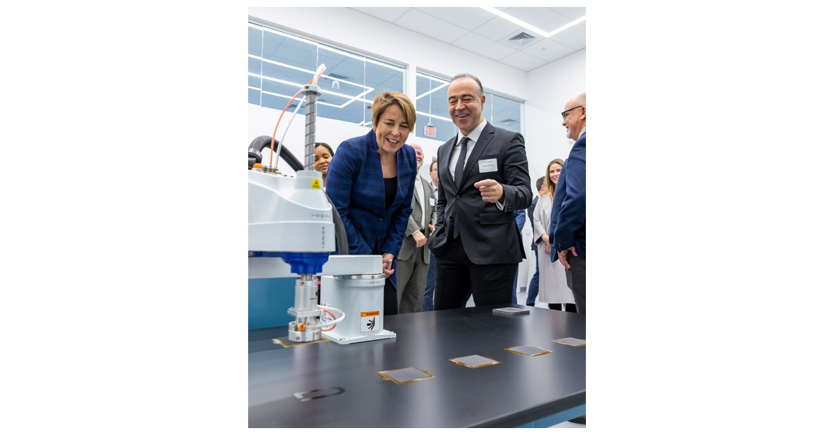 Advent Technologies hosts Grand Opening of its State-of-the-Art Fuel ...