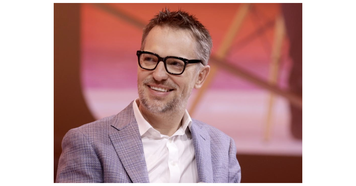 Intuit Appoints Ryan Roslansky, CEO of LinkedIn, and Eric S. Yuan, CEO ...