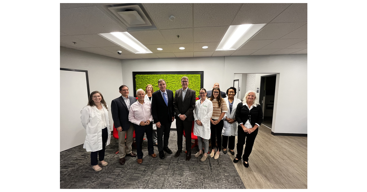 Senator Mark Warner Visits ReAlta Life Sciences’ Biotech Research ...
