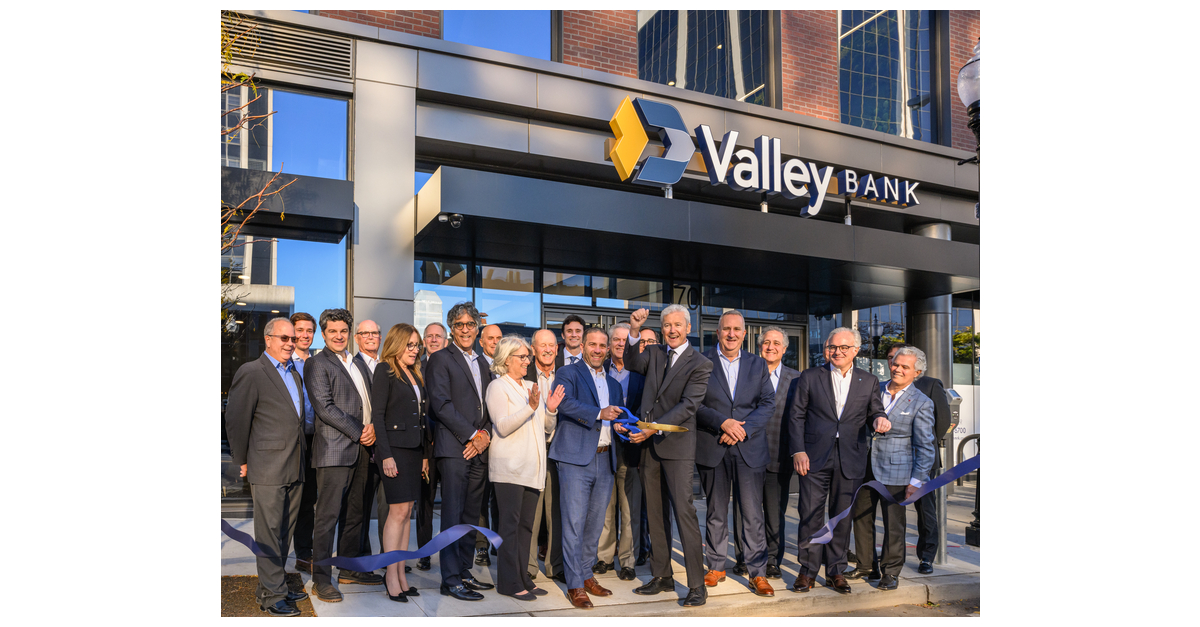 Valley National Bank Celebrates Opening of New Headquarters in ...
