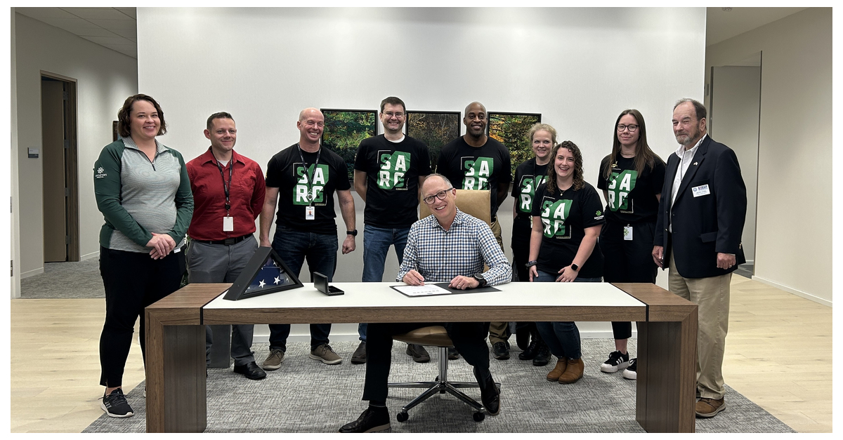 Securian Financial CEO Chris Hilger Signs Employer Support for Guard ...