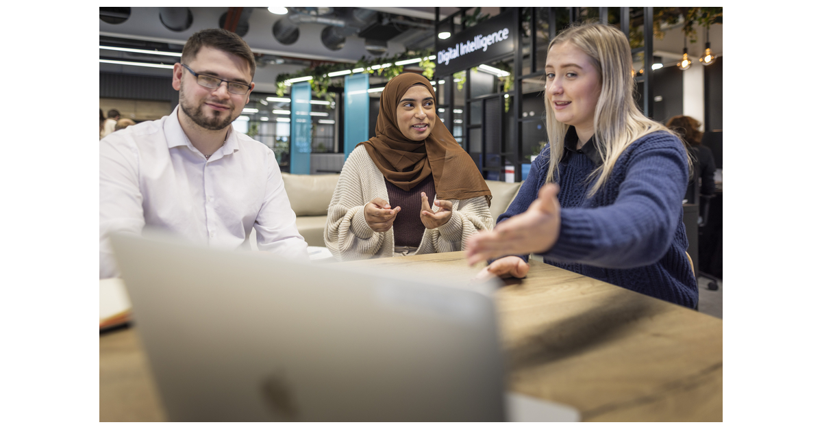 Thousands of New Apprenticeships and Graduate Jobs Announced at UK’s ...