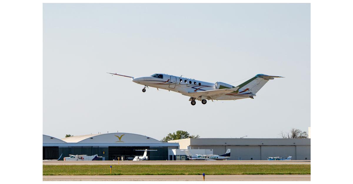 L'avion prototype Cessna Citation CJ4 Gen3 prend son envol, propulsant ...