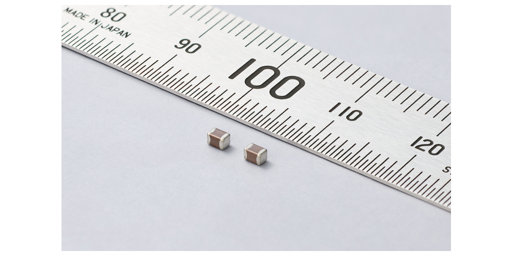 Murata fait progresser la conception des condensateurs avec le premier MLCC 10 µF/50 V CC au ...