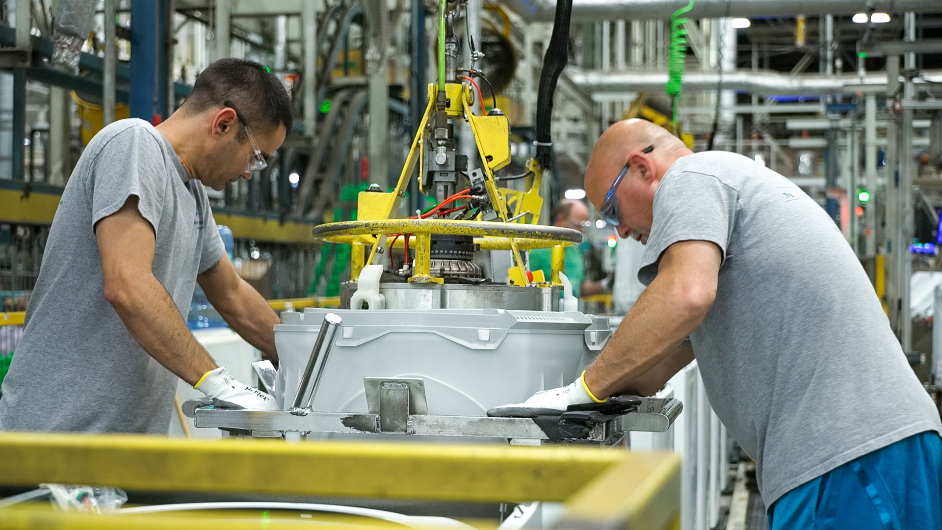 GE Appliances Doubles Down on U.S. Manufacturing With $490 Million ...