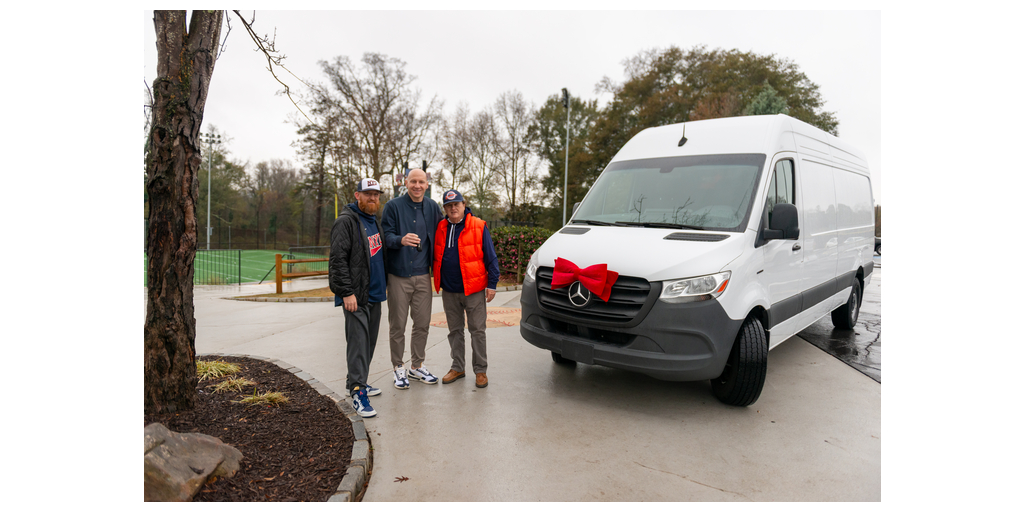 Mercedes-Benz USA Announces "12 Days of Christmas" eSprinter Donations ...